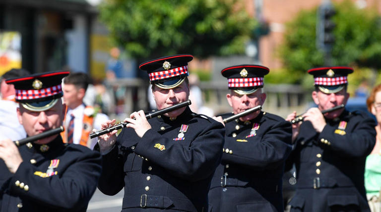 Twelfth in Glengormley: Video and 22 sun-soaked photos from the East ...