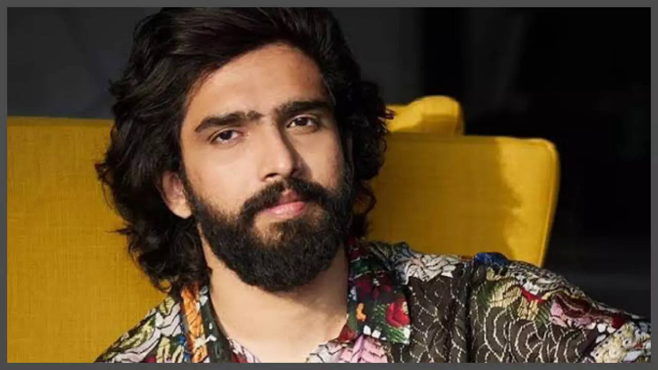 Amaal Mallik breaks silence on controversial post about cutting ties ...