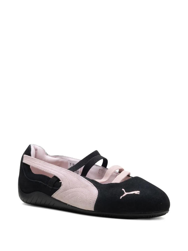 Cómo llevar tenis bailarina para un look elegante y cómodo con jeans y ...