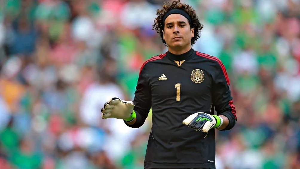 ¡Reencuentro Mundialista! Guillermo Ochoa y Siphiwe Tshabalala juntos ...