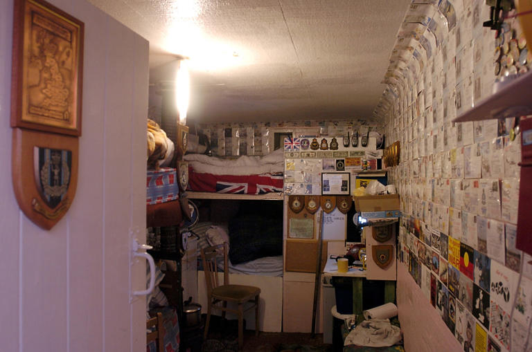 Remarkable photos show we prepared for nuclear Armageddon in the 70s ...