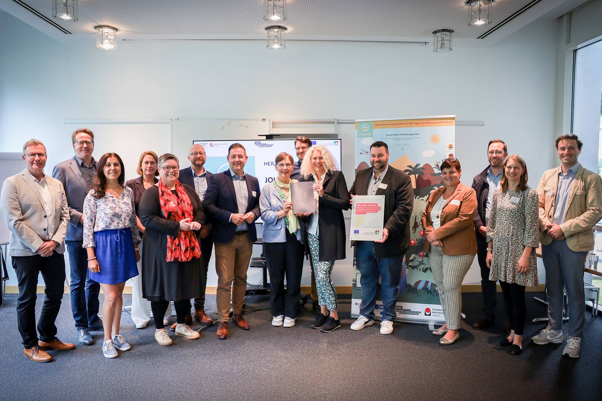 Land Niedersachsen unterstützt JOLanDA-Transfer: Wegweiser zur Berufsorientierung