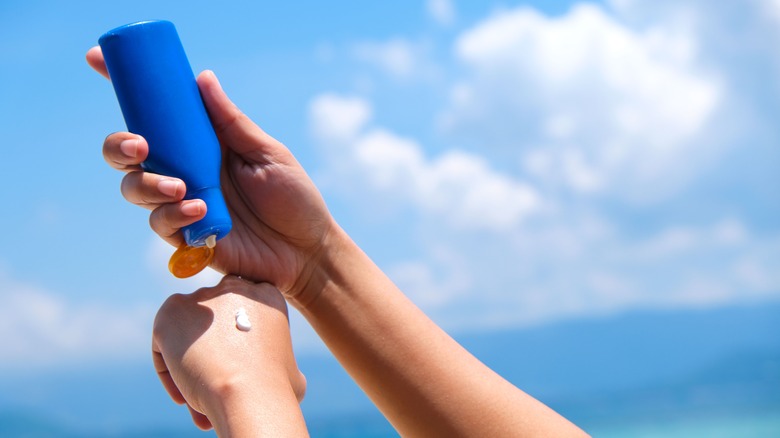 How To Keep Your Skin Healthy While At The Beach