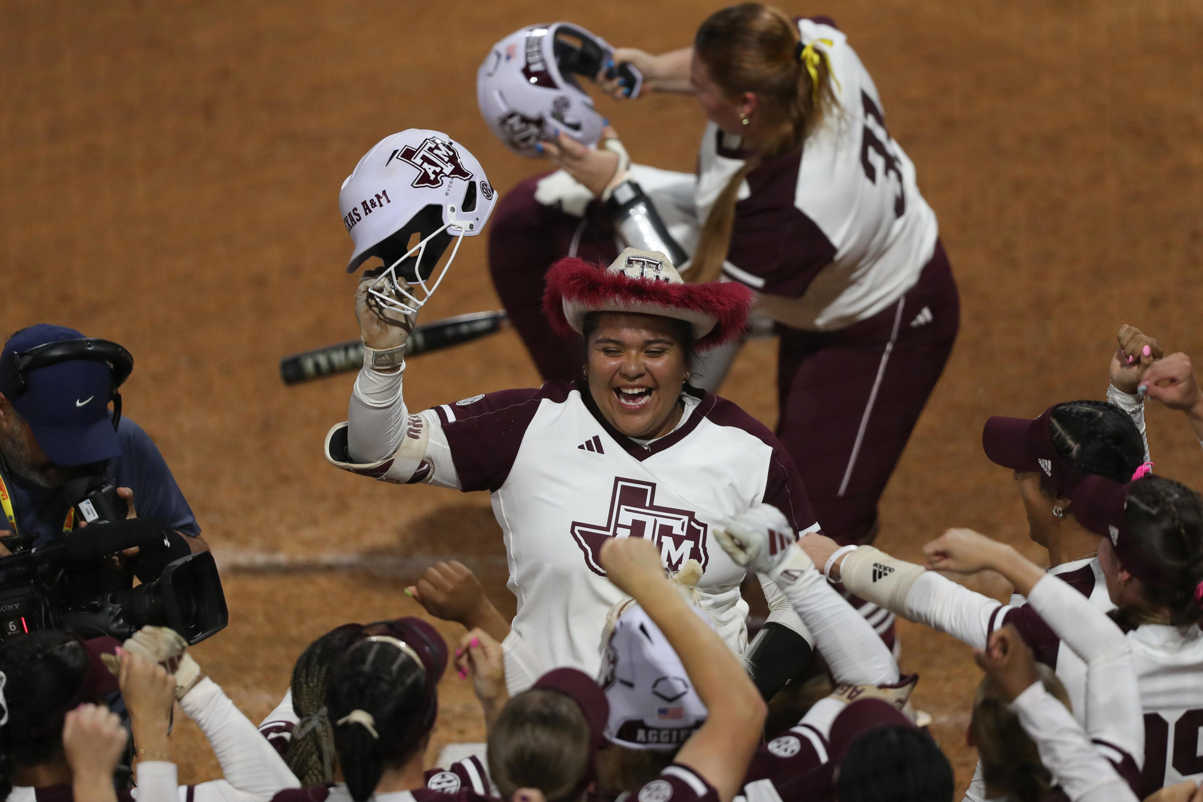 ASU's walk-off grand slam eliminates Texas A&M in NCAA regional final