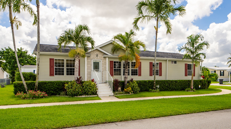 Everything You Need To Consider Before Buying A Mobile Home