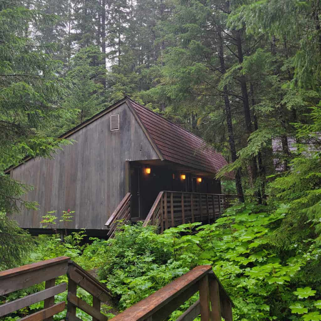 Glacier Bay Lodge - Glacier Bay National Park