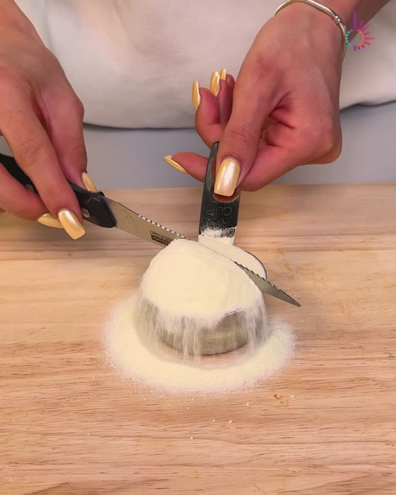 How not to pour powder 🤦‍♂️ 😅