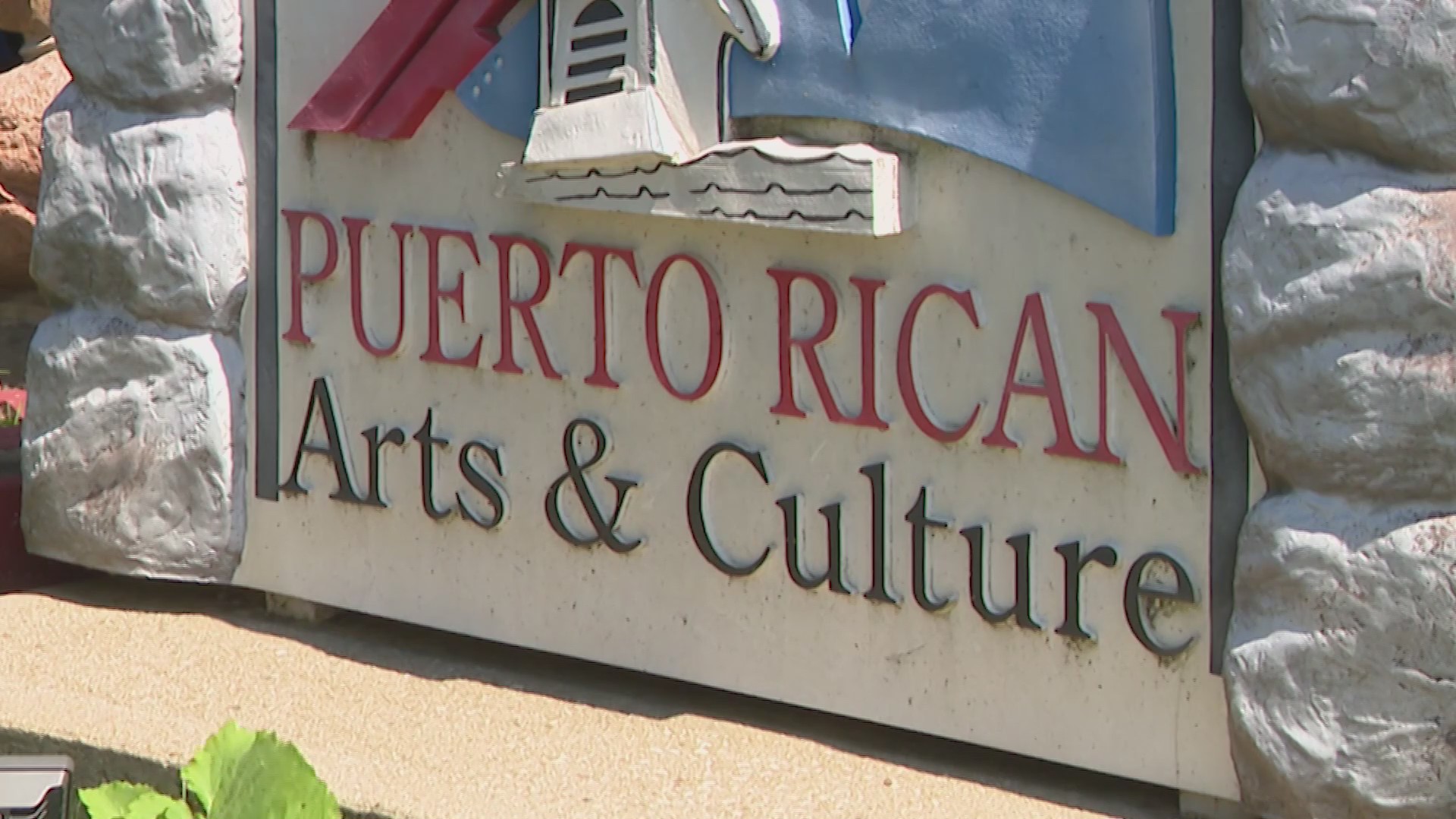 Day 1 of Barrio Arts Festival draws large crowds despite ICE activity ...