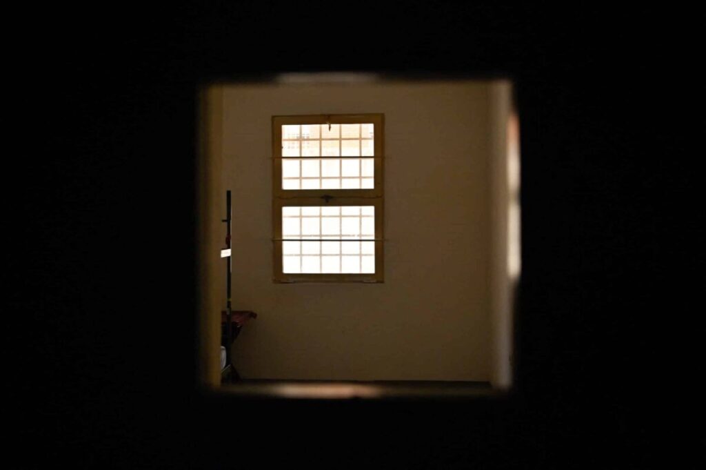 French prisoner escapes in fellow inmate’s luggage