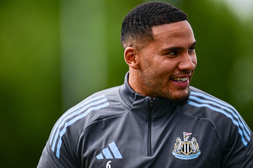 Jamaal Lascelles Newcastle United role clear as Anthony Elanga told who ...