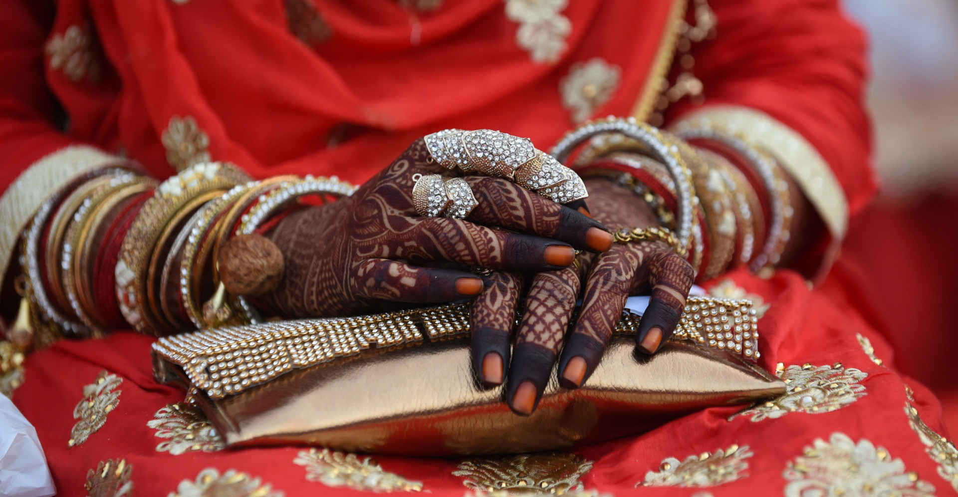 Fascinating wedding traditions from around the world