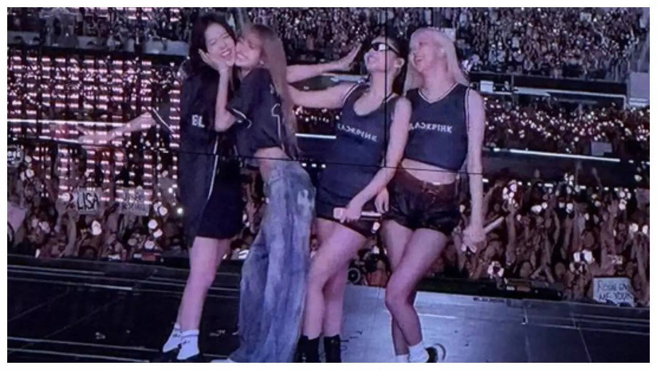 BLACKPINK kick off US leg of Deadline World Tour with jaw-dropping ...