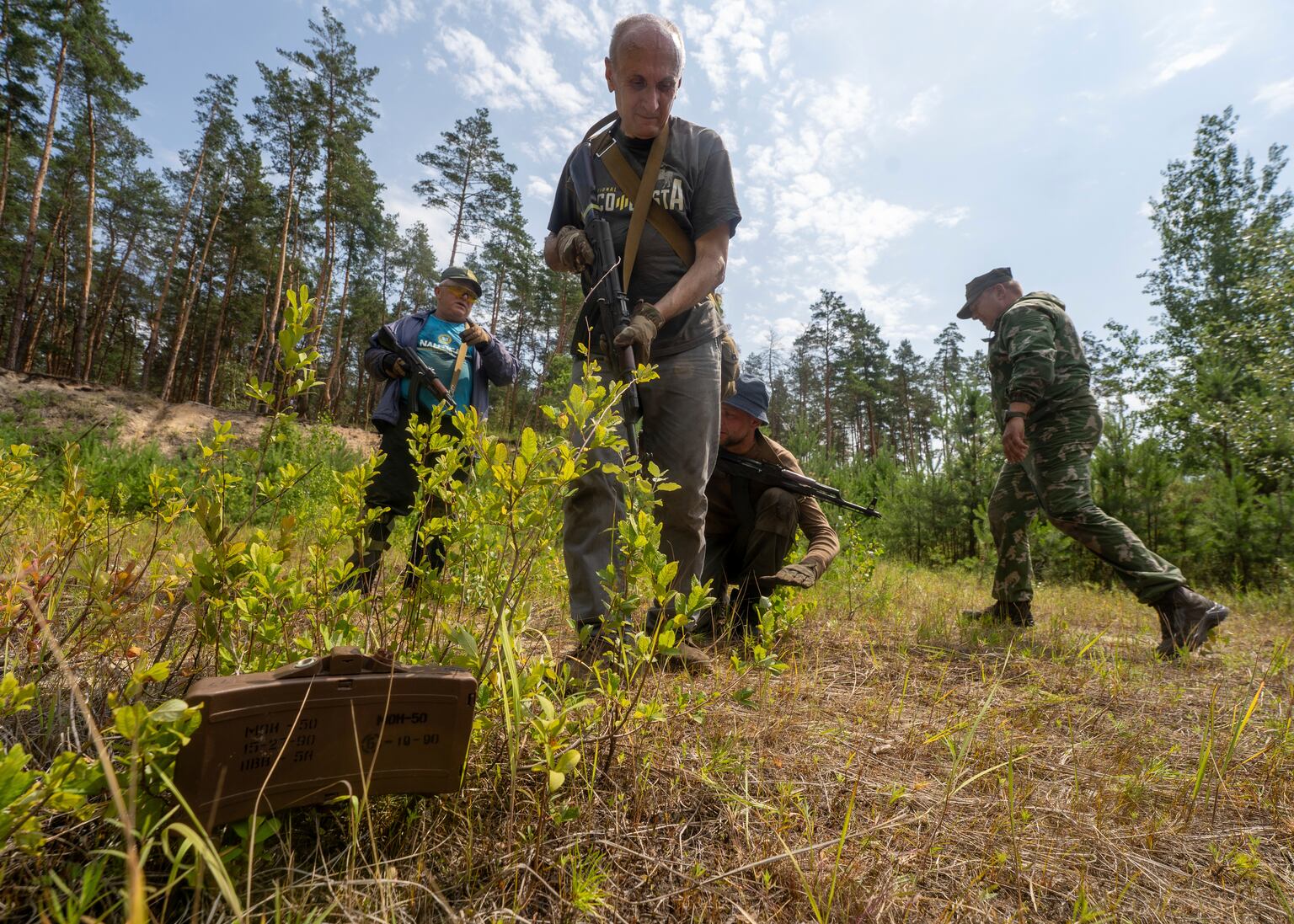 Russian agents who assassinated Ukrainian colonel shot dead – security ...
