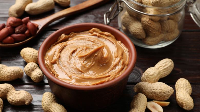 The Mistake Too Many People Make When Cooking With Peanut Butter