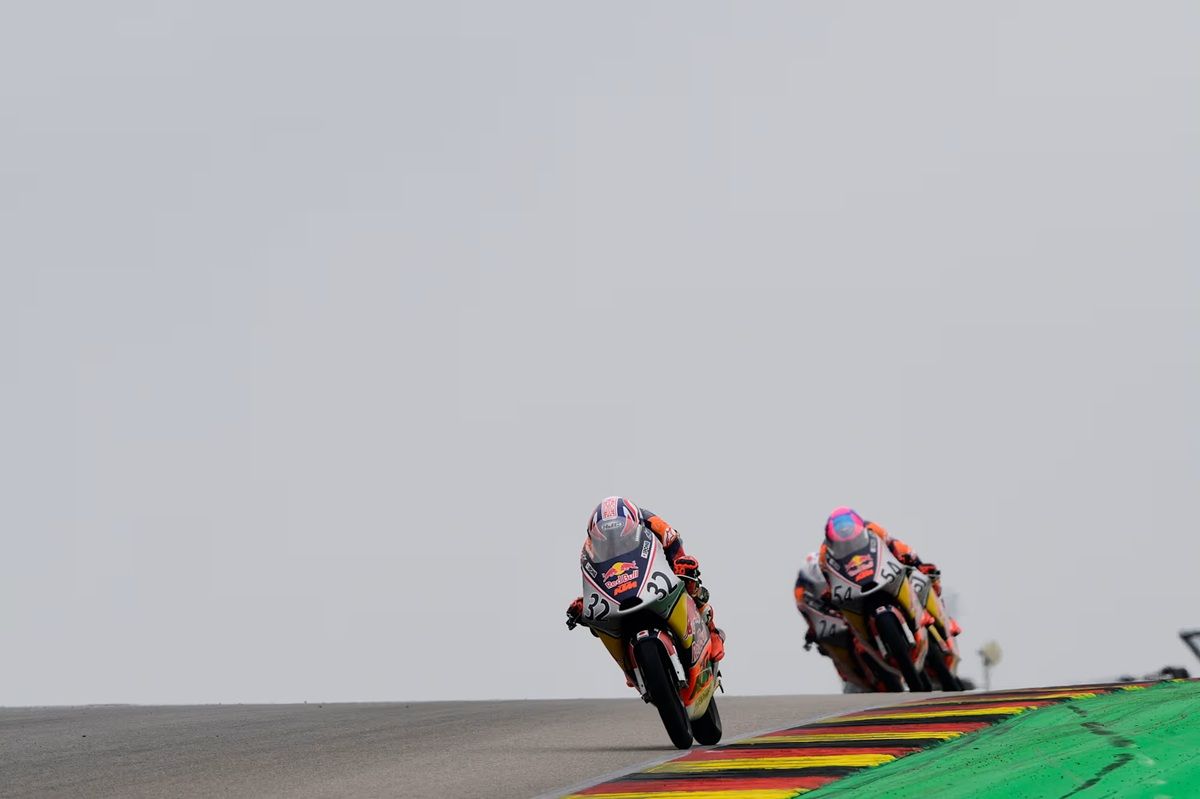 Hasil Red Bull Rookies Cup 2025 - Veda Juara Race 2, Ramadhipa Nyaris ...