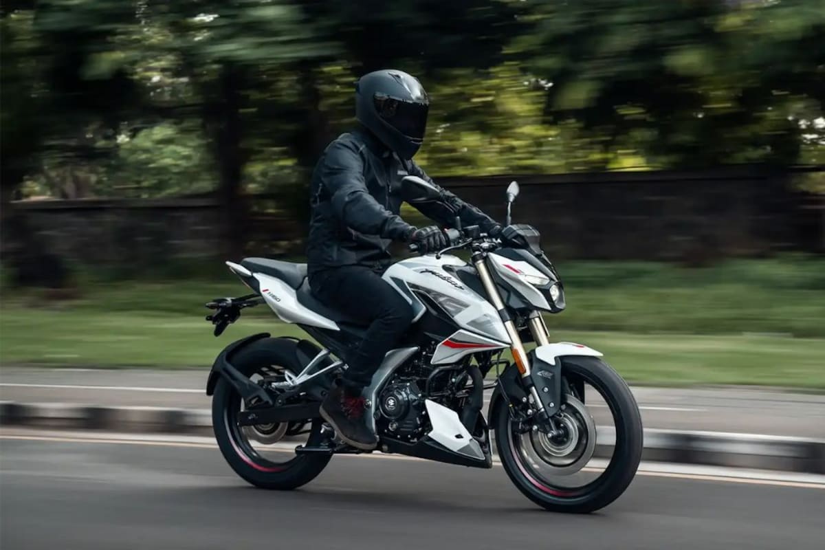 Bajaj Pulsar N160 Now Gets A Single Seat, Dual Channel ABS Version ...