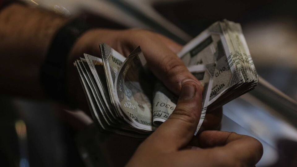 Has RBI asked banks to stop disbursing ₹500 notes from ATMs by ...