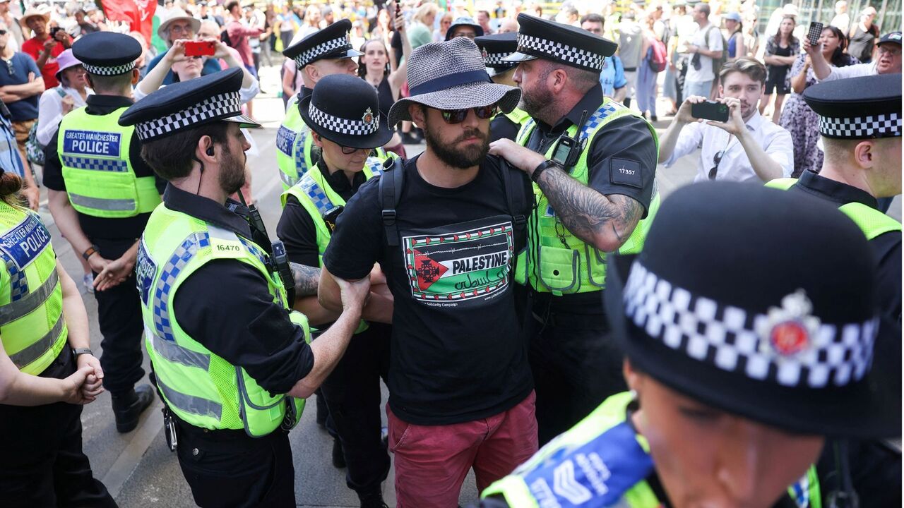 UK police arrest dozens supporting banned Palestinian protest group