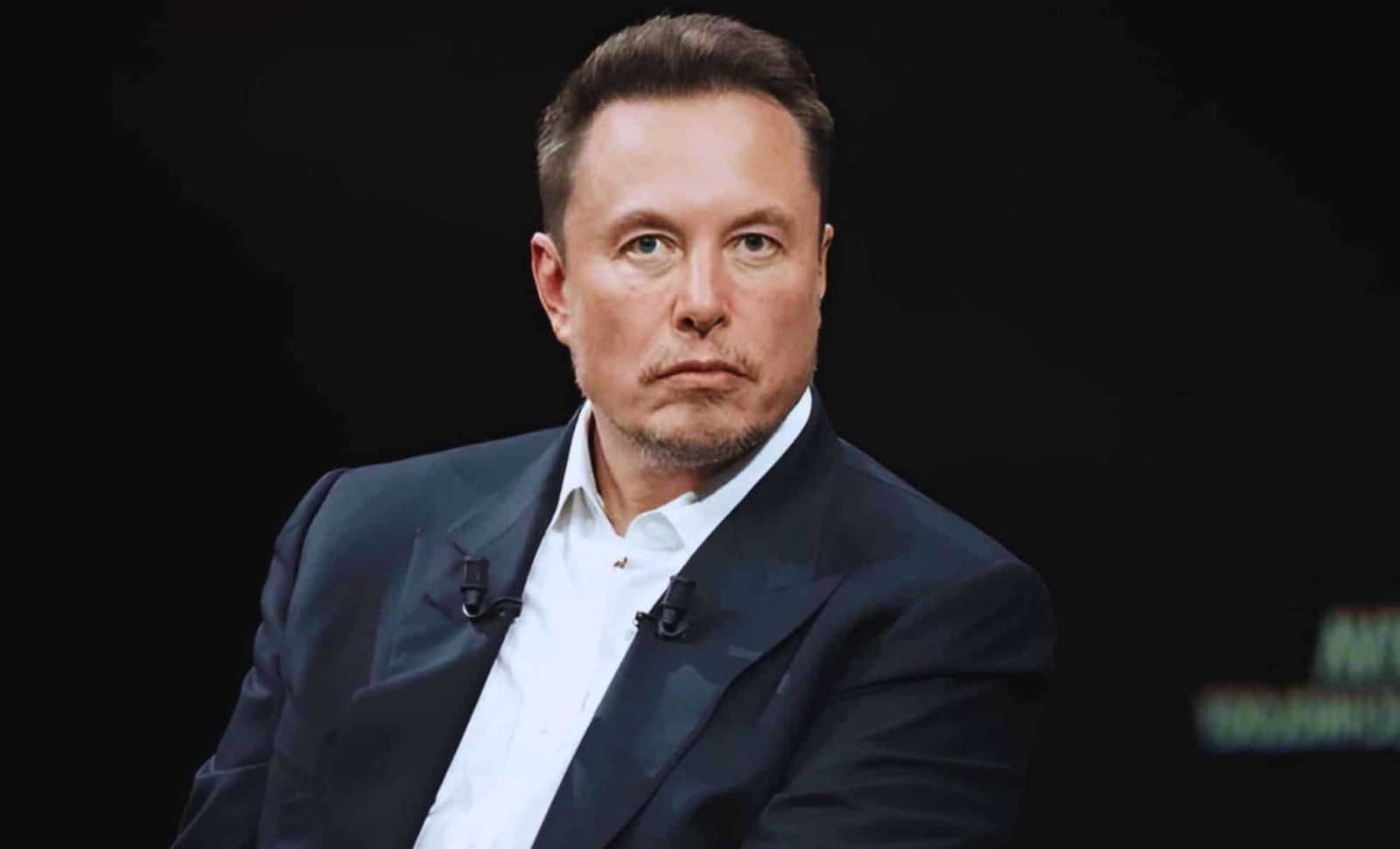 Elon Musk Gave Apple 72 Hours to Accept His $5 Billion Deal—Tim Cook Said No, and Paid the Price ...