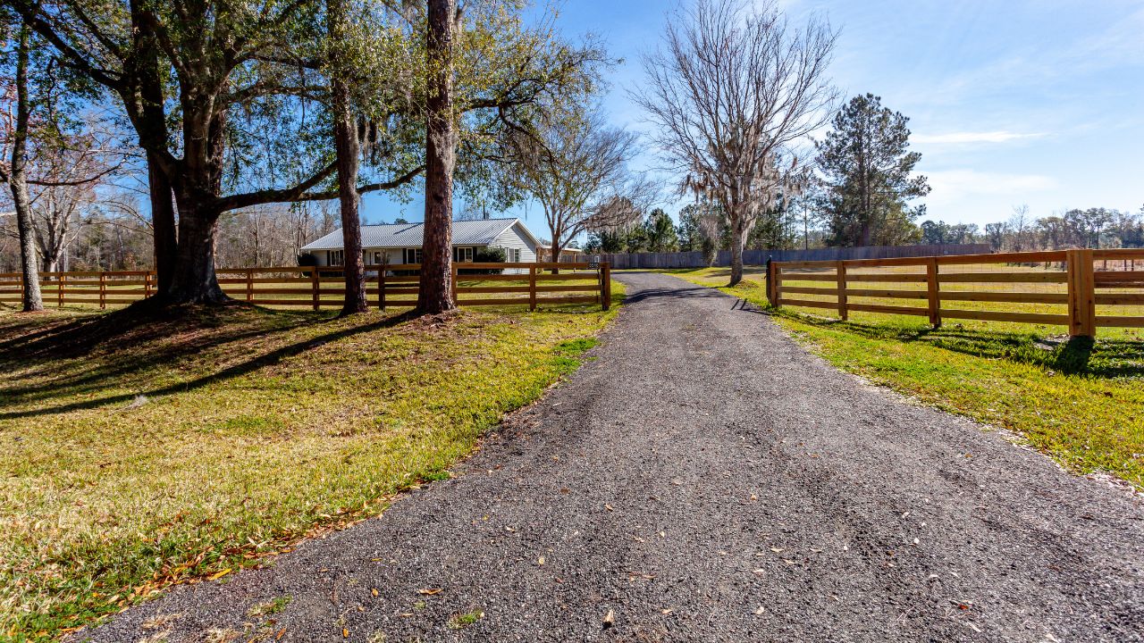 10 Things That’ll Drive You Crazy If You Put the House Too Far from the ...