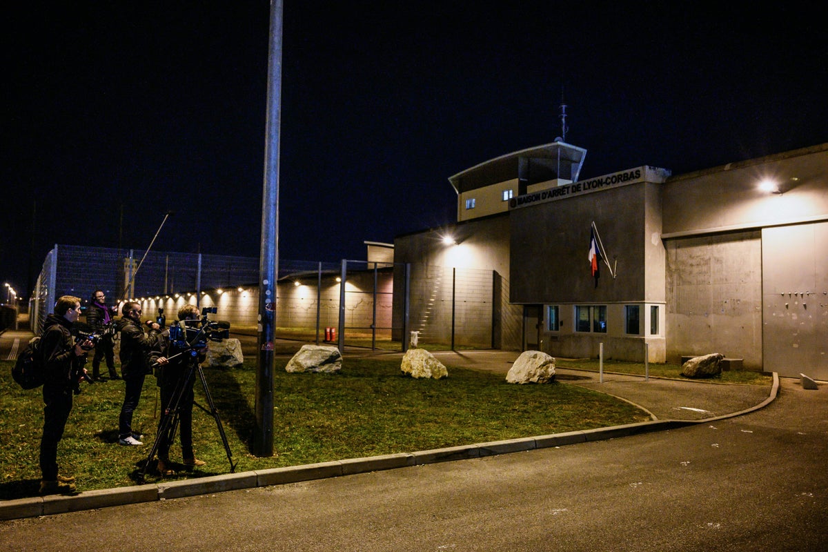 Inmate escapes from French prison by hiding in bag of released cellmate