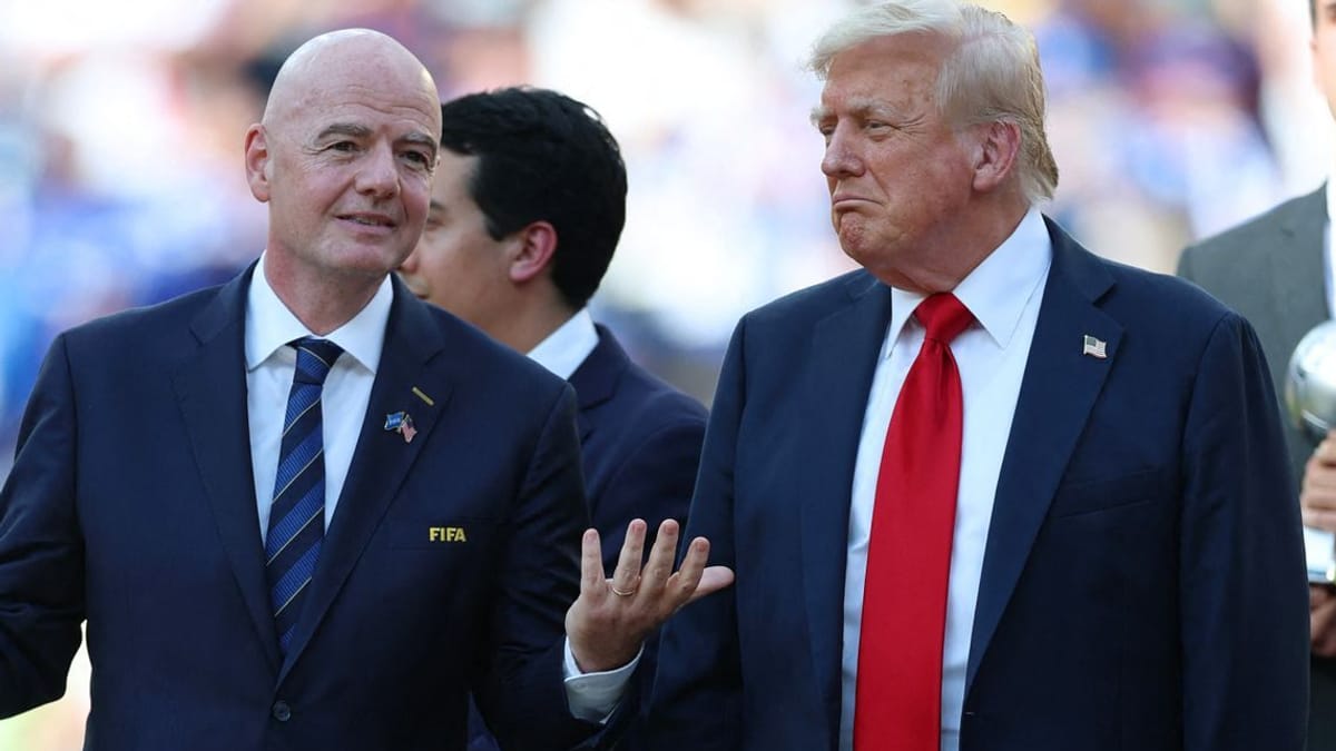 Klub-WM: Stadion buht Donald Trump bei Siegerehrung aus