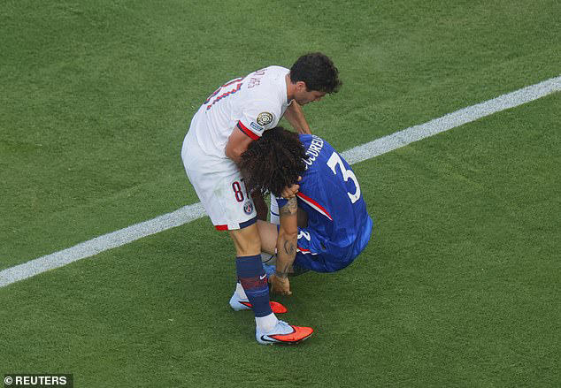 PSG's Joao Neves shown red card for pulling Marc Cucurella's hair as ...