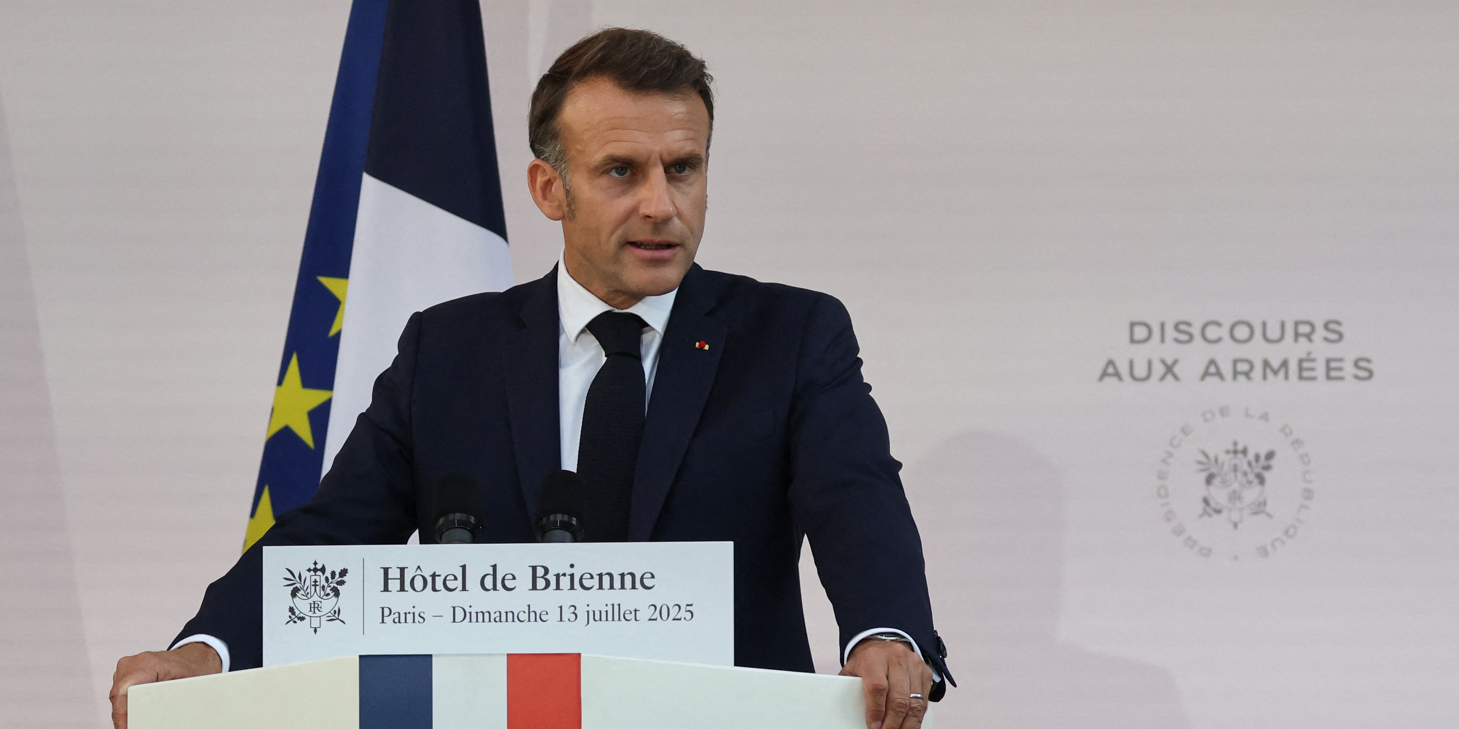 «Nous vivons un moment de bascules» : face aux armées, Emmanuel Macron ...