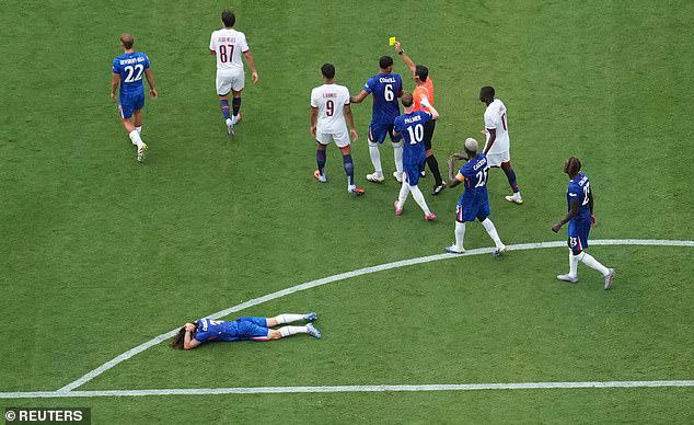 PSG's Joao Neves shown red card for pulling Marc Cucurella's hair as ...