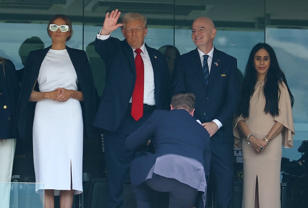 President Trump and first lady Melania arrive at MetLife Stadium to ...