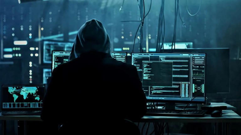 Les arnaqueurs utilisent désormais l'IA pour reproduire votre voix ...