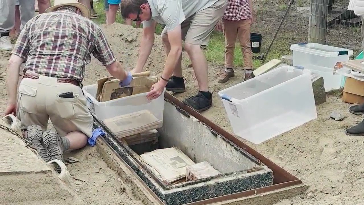 Whitehall Historical Society opens 50 Year Old Time Capsule
