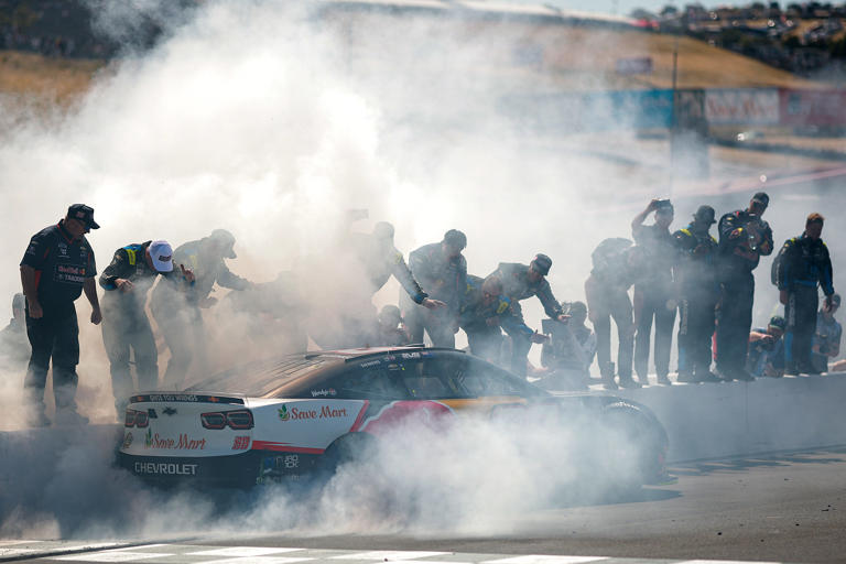 NASCAR takeaways: Jeff Gordon? Michael Jordan? SVG draws big ...