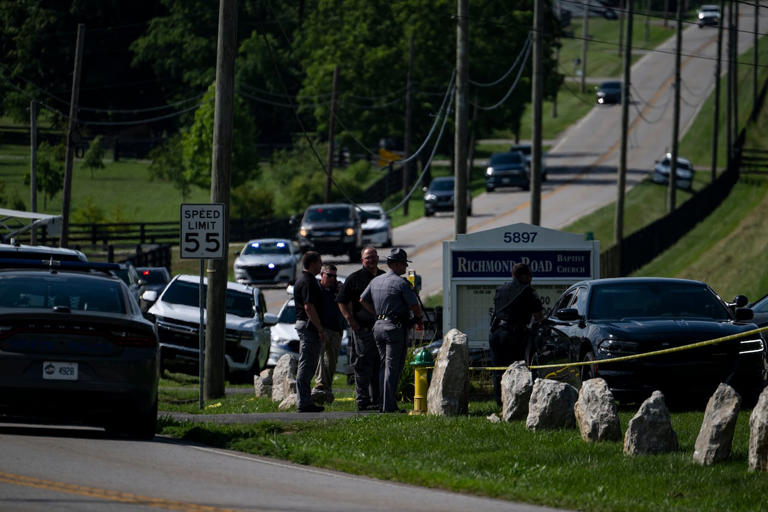 2 women killed, suspect dead in Kentucky church shooting, police say
