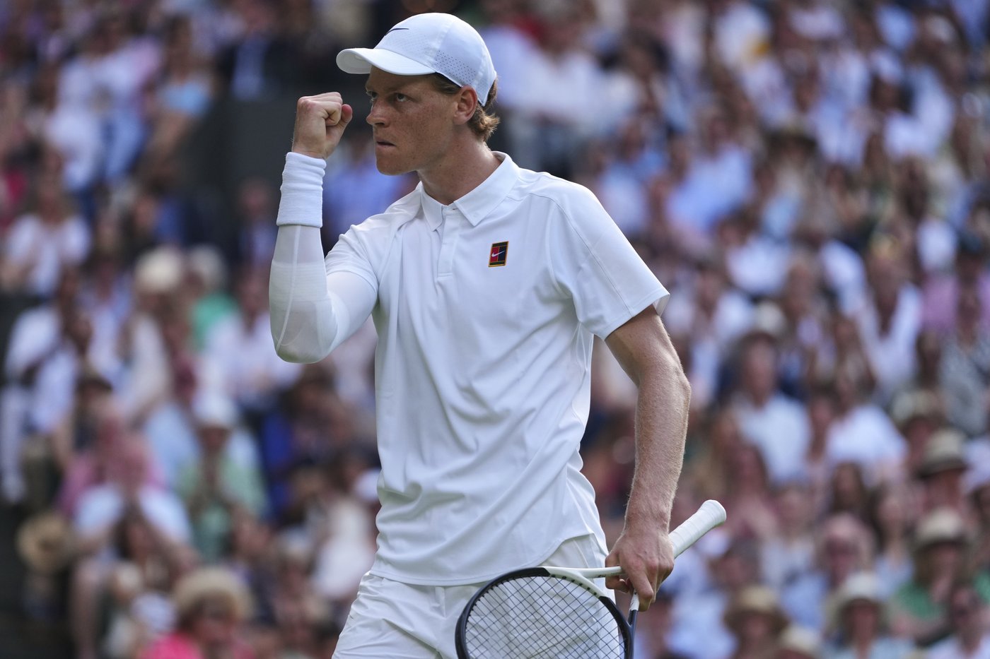 Sinner takes the second set, 6-4, against Alcaraz to level Wimbledon ...