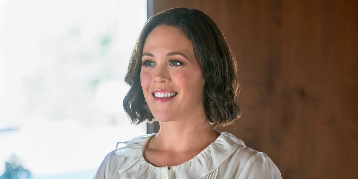 'When Calls the Heart' Fans Are "So Happy" to See Erin Krakow's Season ...