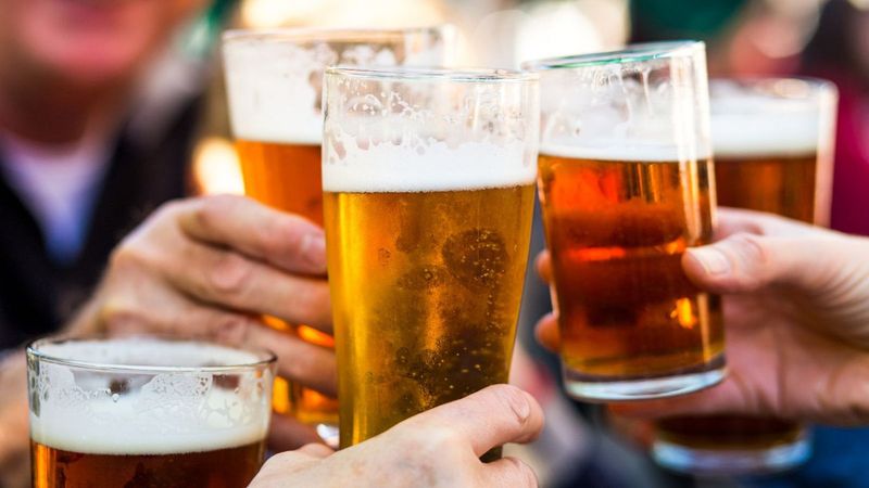14 English Pub Habits That Fascinate All Americans