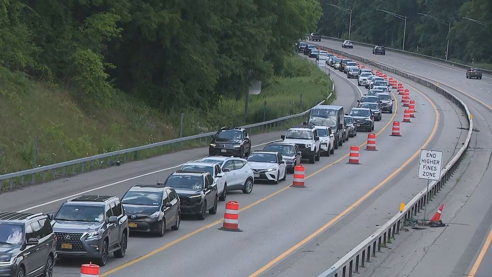 Traffic reopens on Interstate 490 after multi-vehicle crash