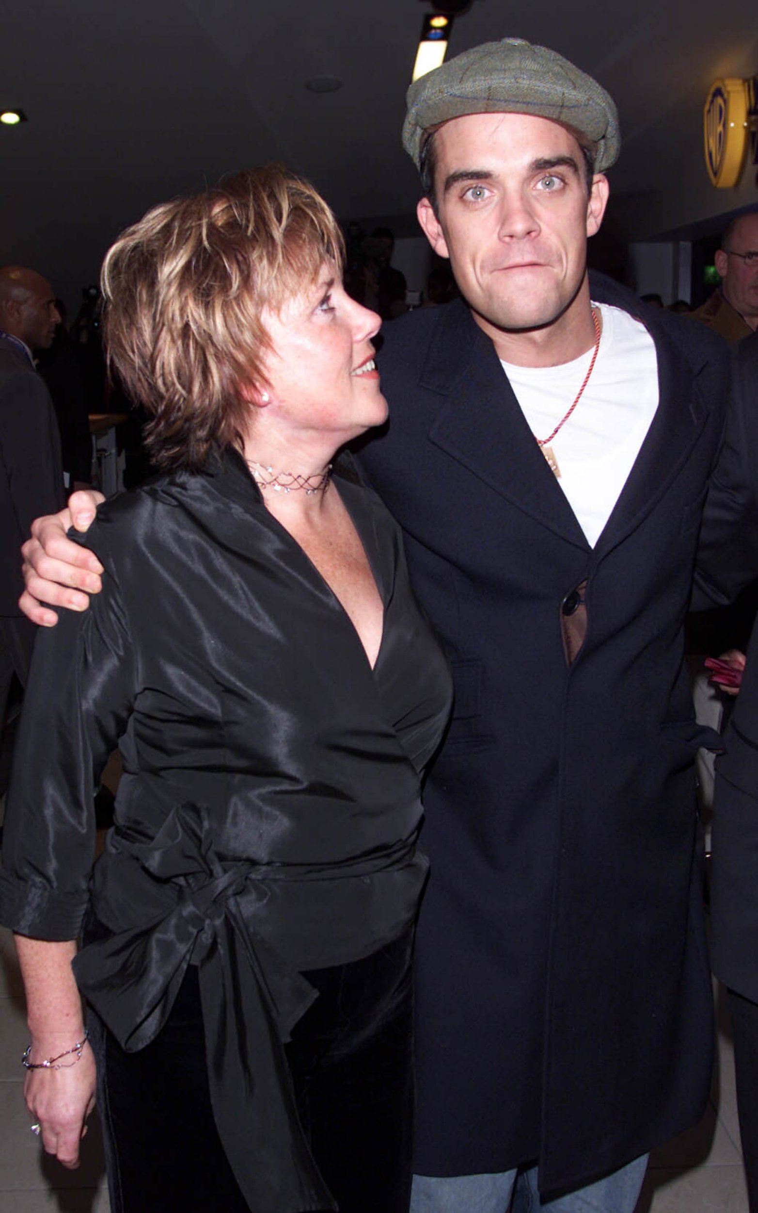 Robbie Williams gives sad update on parents' health