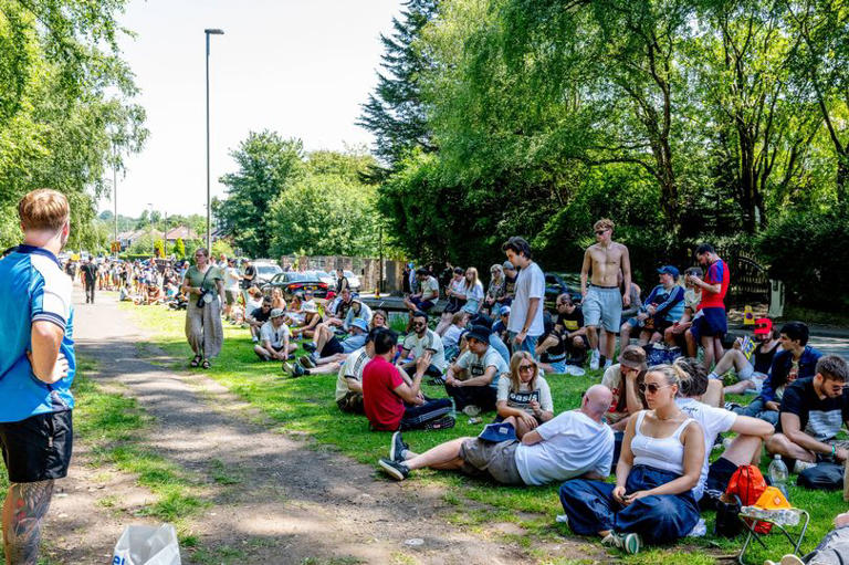 'Oasis fans have made my home near Heaton Park smell like urine after gig'