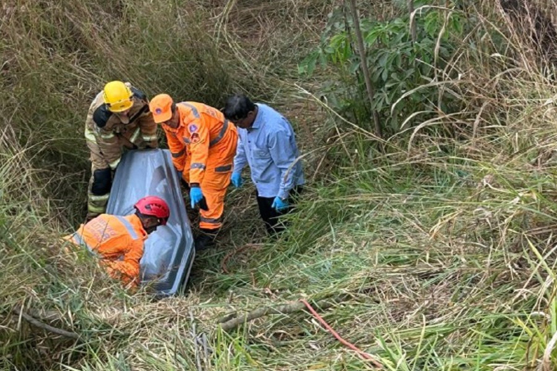 Capotamento na BR-364 mata uma pessoa e deixa duas feridas