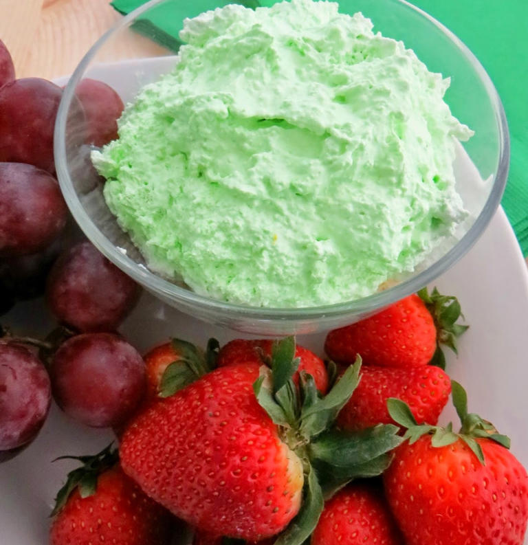 Pistachio Fruit Dip: You'll Love This Easy 2-Ingredient Recipe!