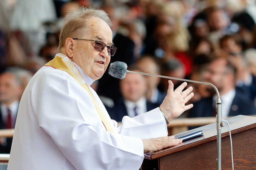 O. Rydzyk ostro krytykuje szefową MEN ws. religii; Nowacka o Rydzyku ...