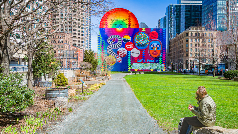 This Stunning Green Scene In The Heart Of Boston Is Massachusetts ...