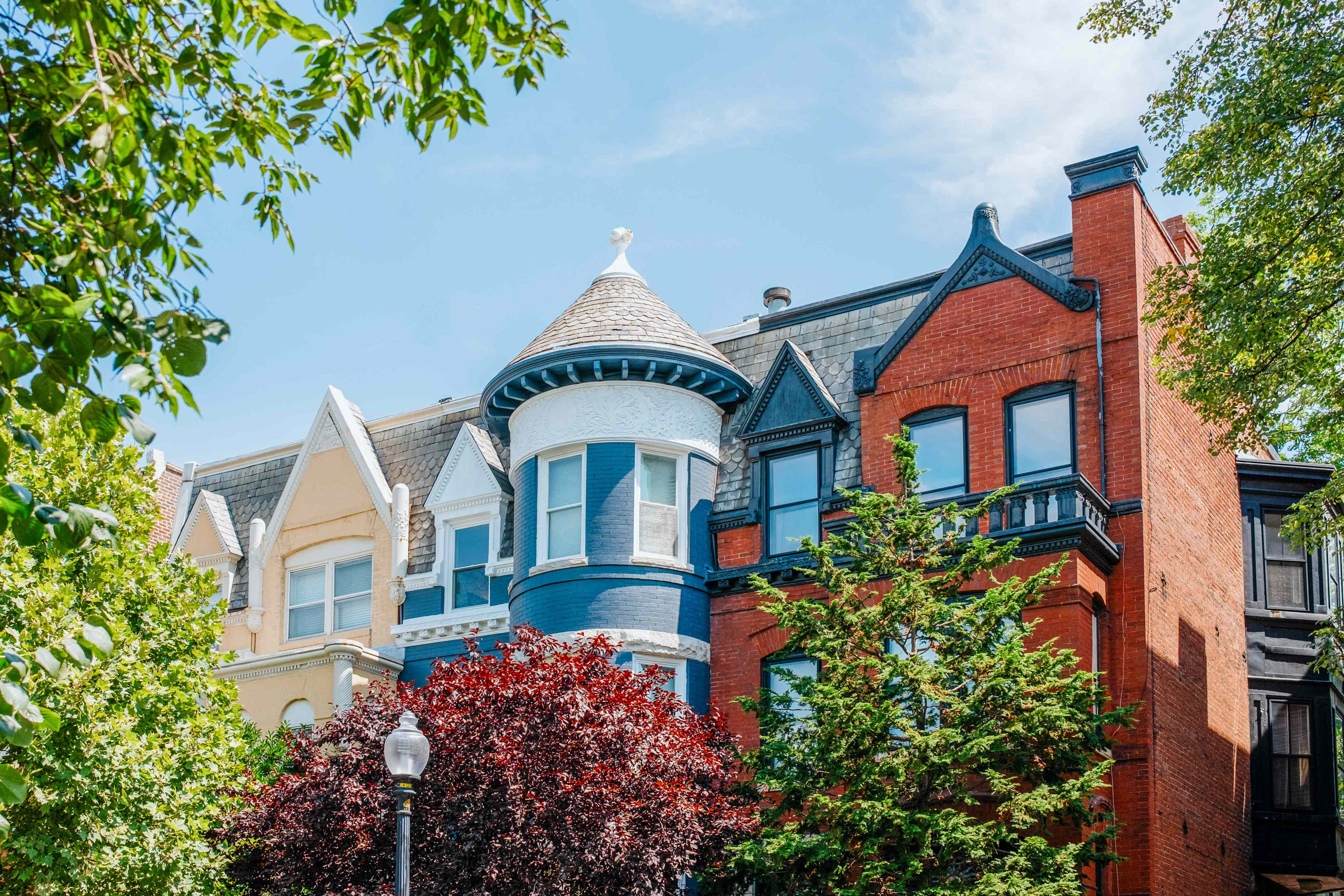 The Exterior Paint Color That's Guaranteed to Make Your Home Look Dated ...