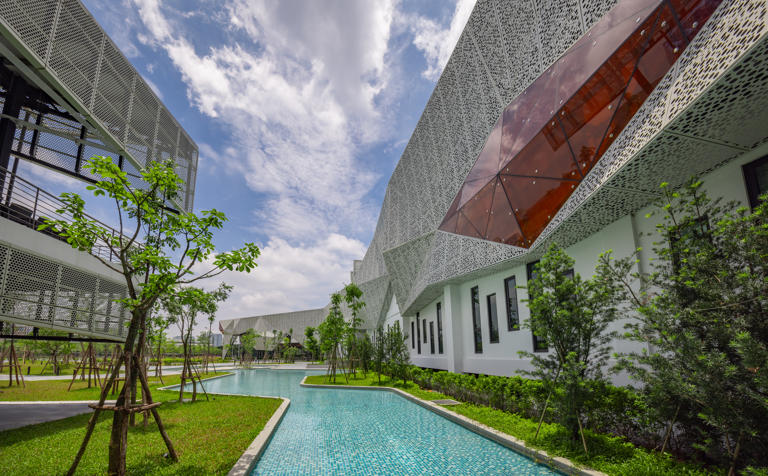 Why universities hesitate to embrace costly green transformations