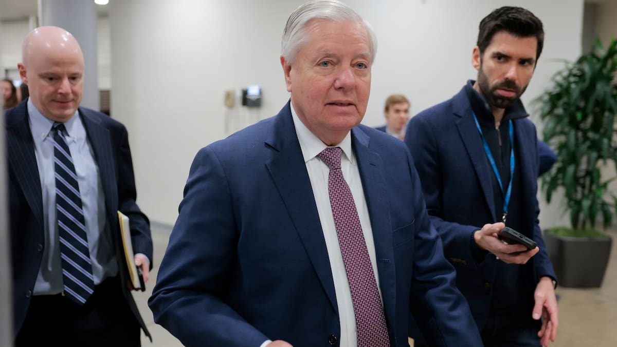 Tournant face à Poutine: Ce sénateur pro-Trump veut asphyxier l ...