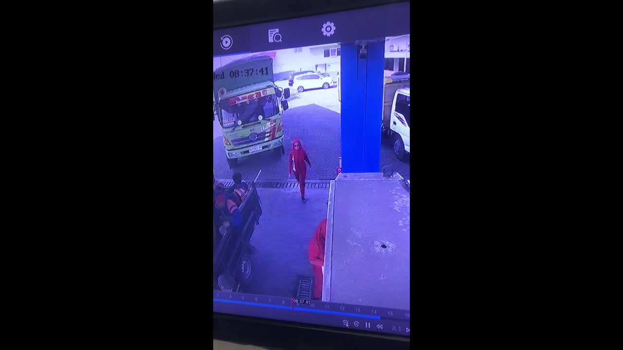 Toll booth worker whacks her face on pole sticking out from truck