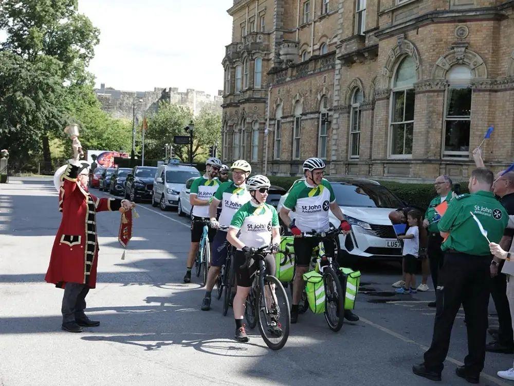 Crowds cheer to welcome St John Ambulance cycle responders into York ...