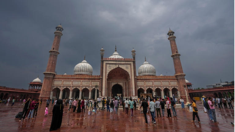 Delhi Weather Alert: Heavy Rain Brings Relief To Delhi-NCR, IMD Issues Red Alert For More Showers